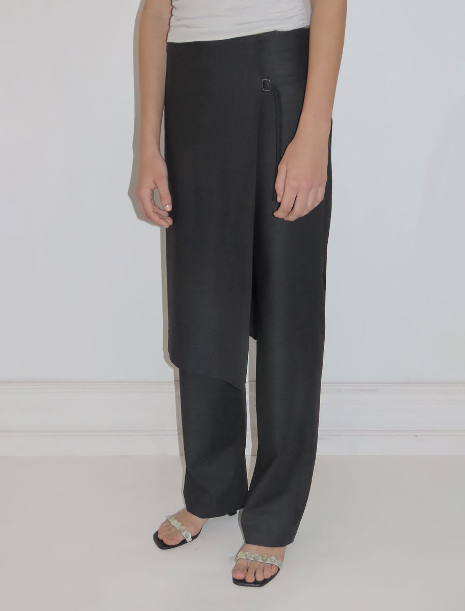 LOW ARCHIVE-Grey straight leg pants with overlapping long fixed skirt