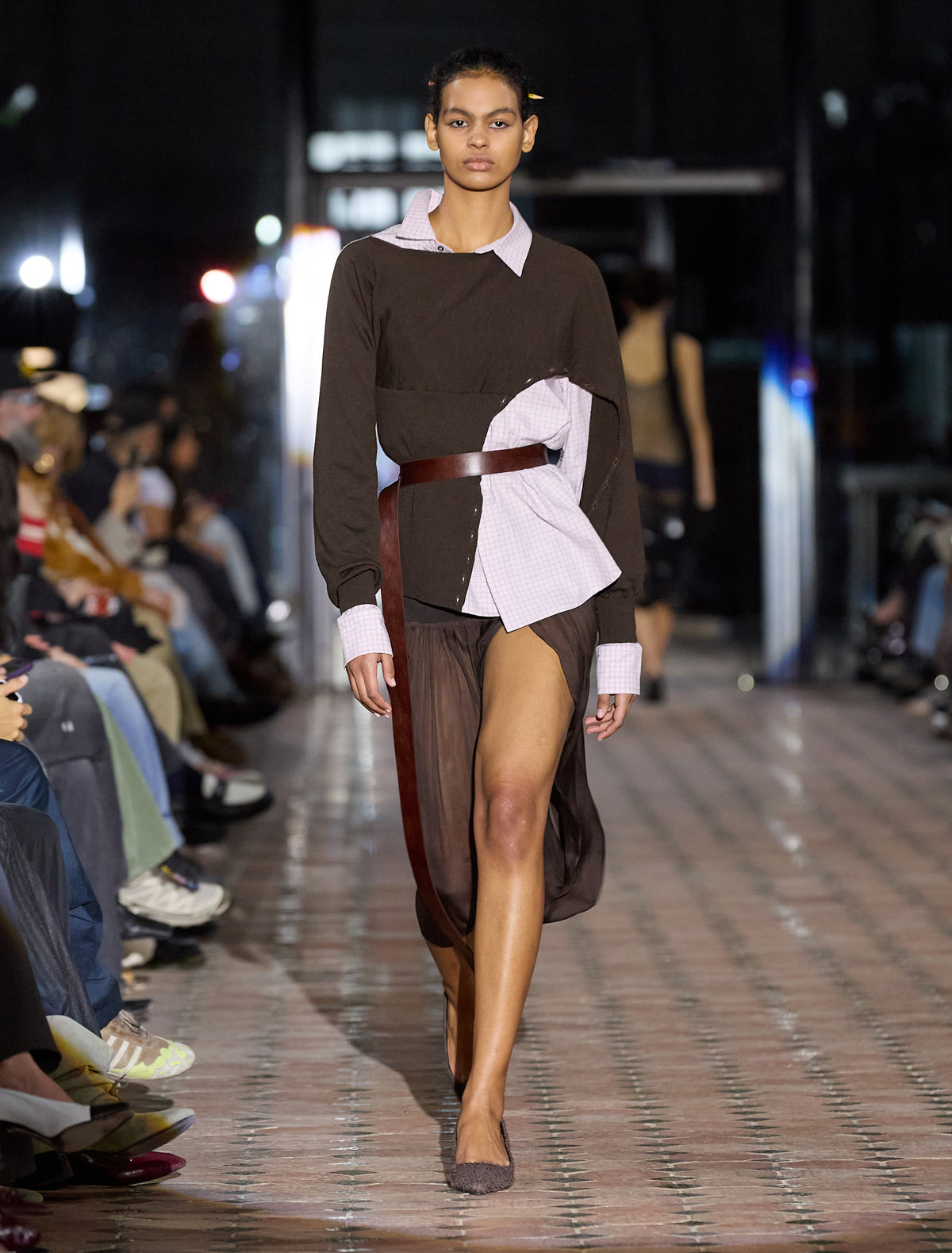 FA-Flat cross-shaped top with buttons along the sides and sleeves for ...