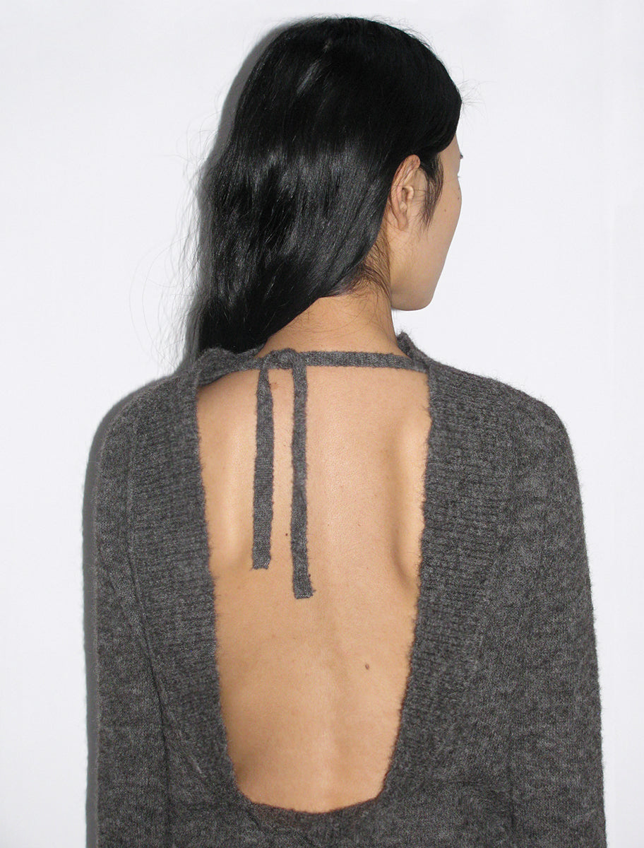 WIDY-Delicate, oversized knitted sweater with open back